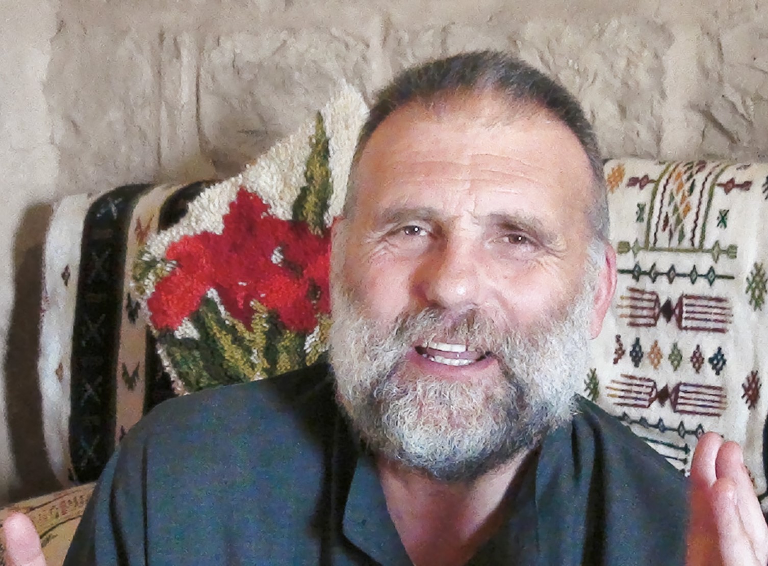RICCARDO CRISTIANO, "Una mano da sola non applaude" | La Civiltà Cattolica